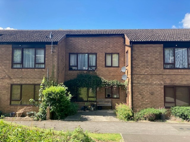 Yarm - Bedsit, Rigby House, TS15 - To Rent Now for £430.69 p/m