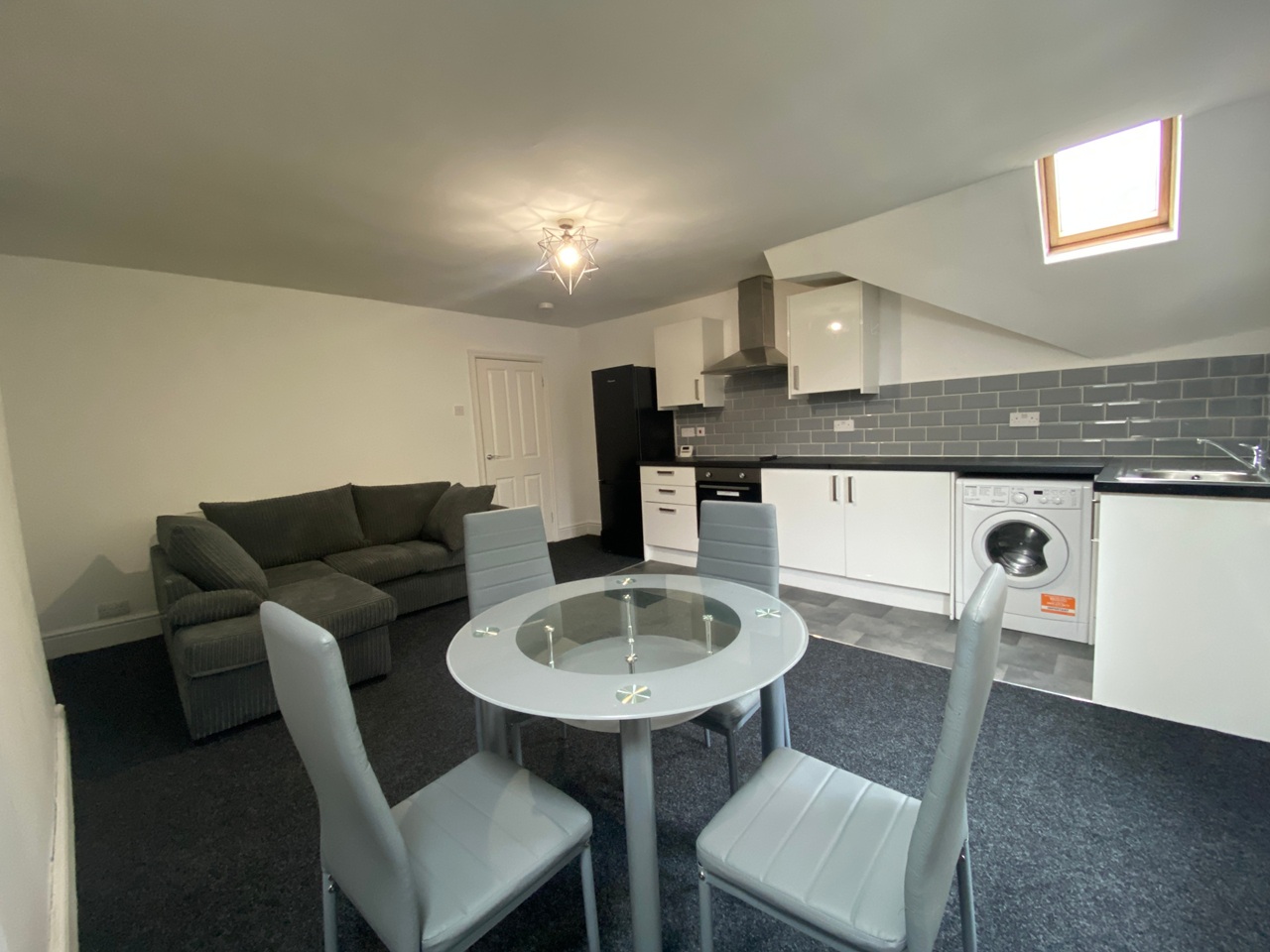Manchester - 2 Bed Flat, Daisy Bank Road, M14 - To Rent Now for £1,000. ...