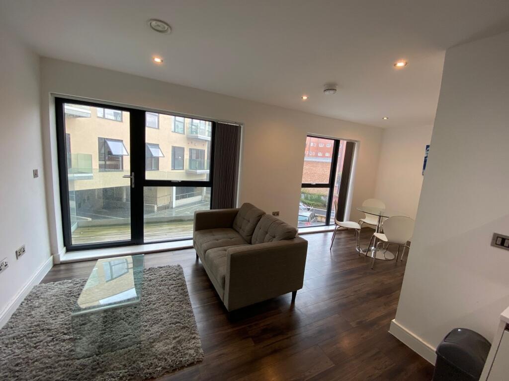 Birmingham - 1 Bed Flat, Regency Place, B1 - To Rent Now for £950.00 p/m