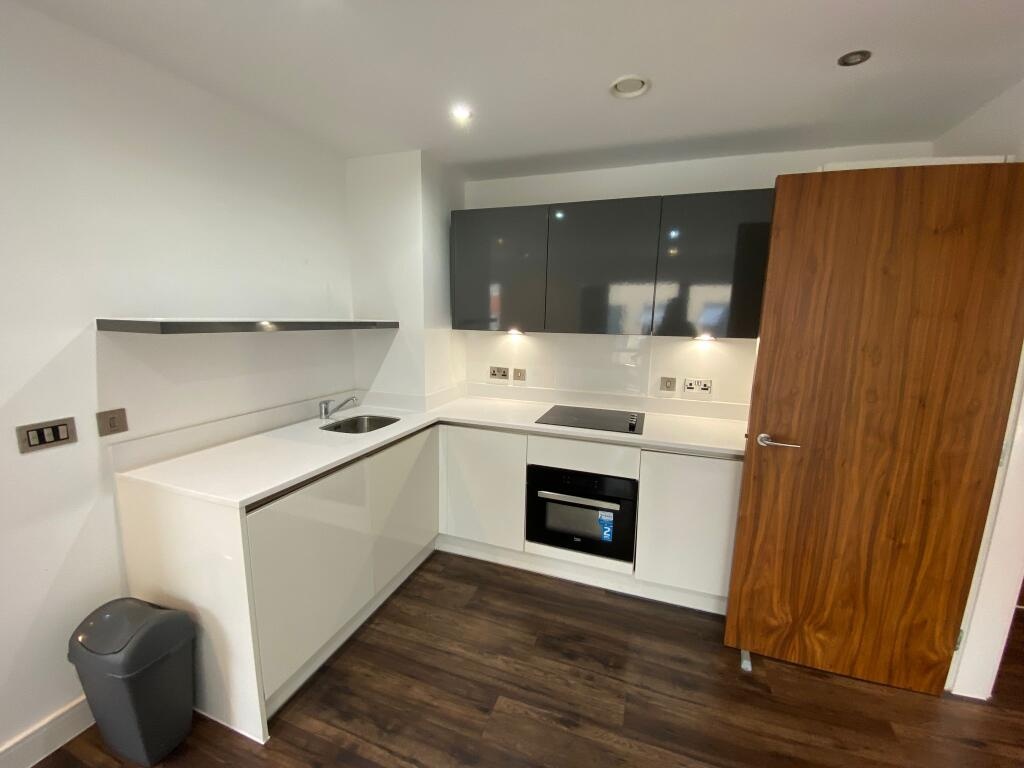 Birmingham - 1 Bed Flat, Regency Place, B1 - To Rent Now for £950.00 p/m