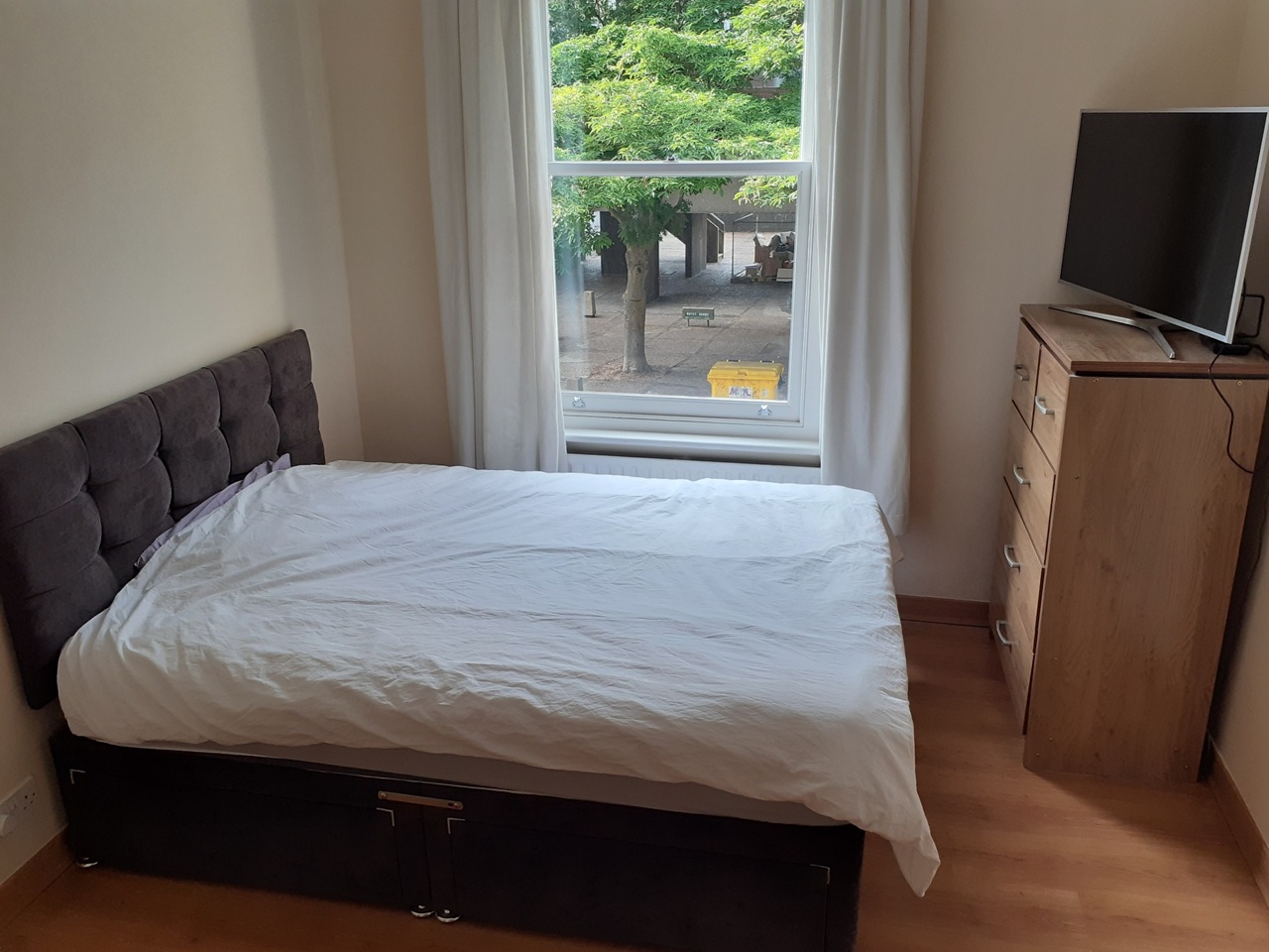 Stockwell - 2 Bed Flat, Stockwell, SW8 - To Rent Now for £1,950.00 p/m