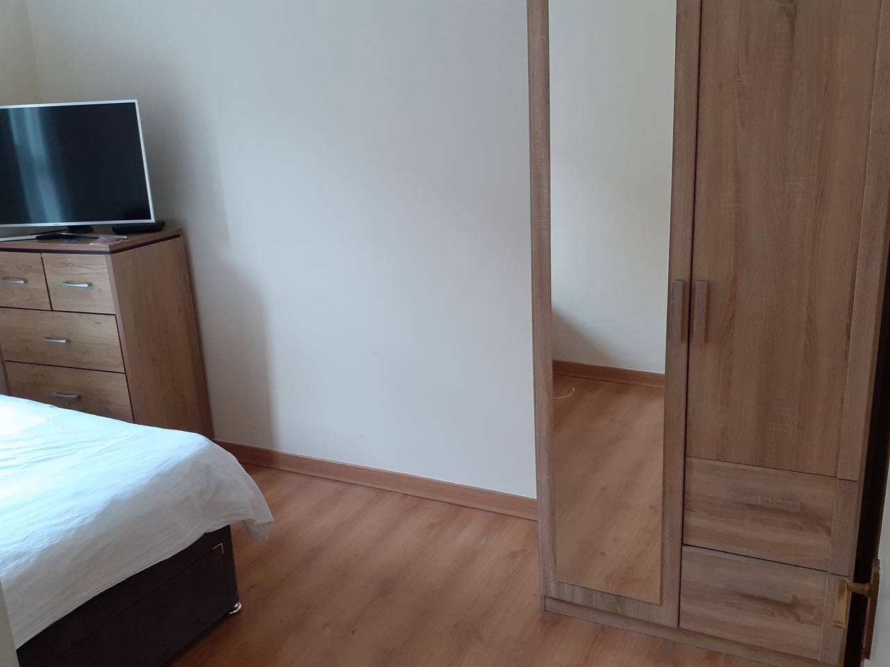 Stockwell - 2 Bed Flat, Stockwell, SW8 - To Rent Now for £1,950.00 p/m