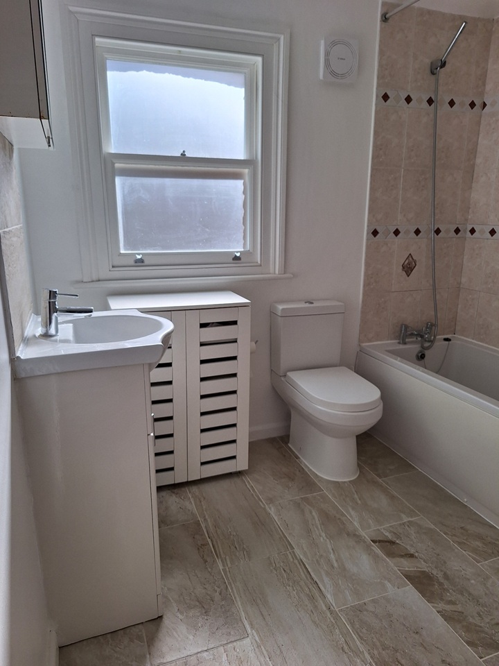 Stockwell - 2 Bed Flat, Stockwell, SW8 - To Rent Now for £1,950.00 p/m