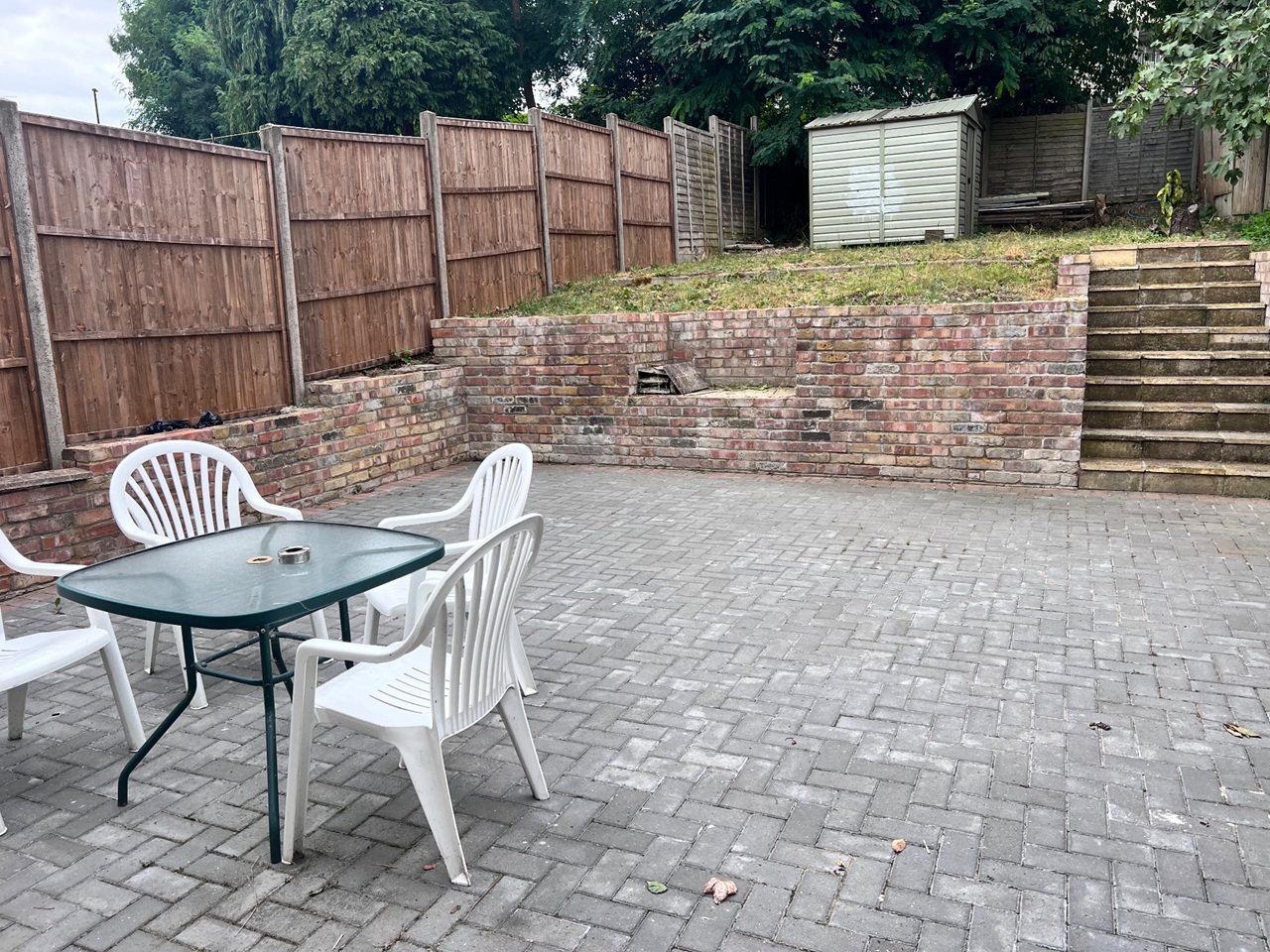 London - Studio Flat, Princess Avenue, N13 - To Rent Now for £1,350.00 p/m