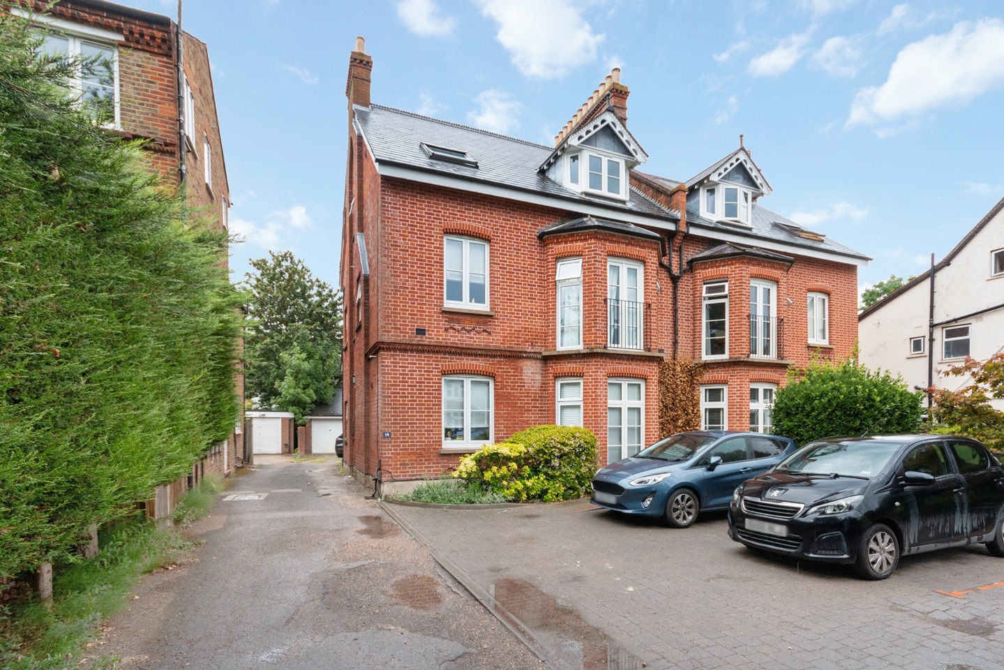 Surbiton - 2 Bed Flat, Ditton Road, KT6 - To Rent Now for £1,695.00 p/m