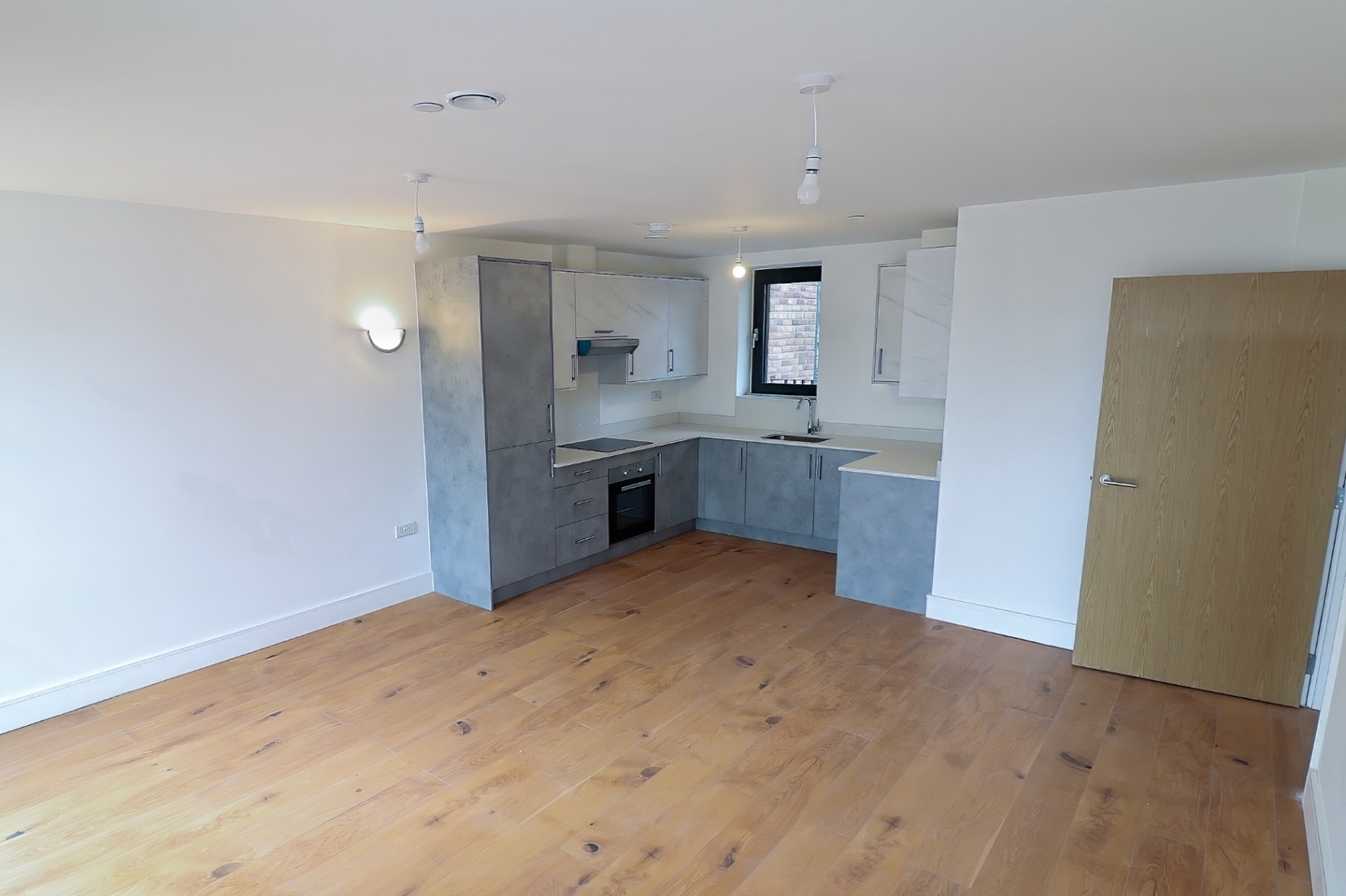 Hounslow - 2 Bed Flat, Staines Road, TW4 - To Rent Now for £1,750.00 p/m