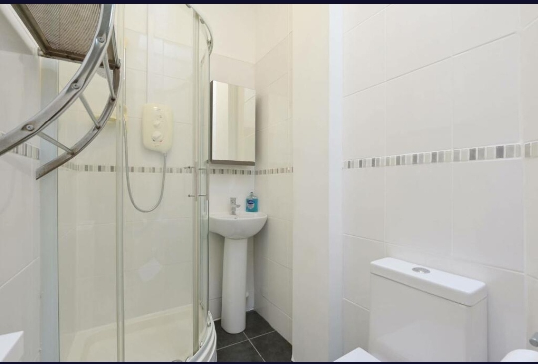 Edinburgh - 1 Bed Flat, Dickson Street, EH6 - To Rent Now for £1,000.00 p/m
