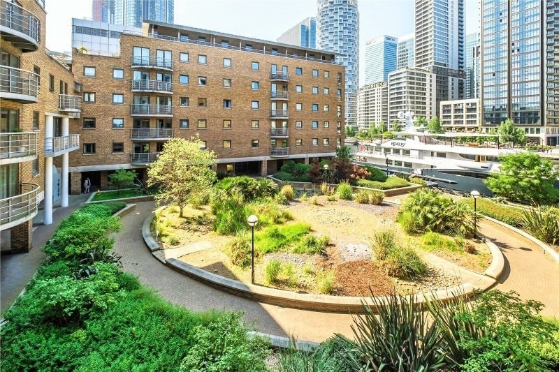 London - Room in a Shared Flat, Meridian Place, E14 - To Rent Now for £ ...