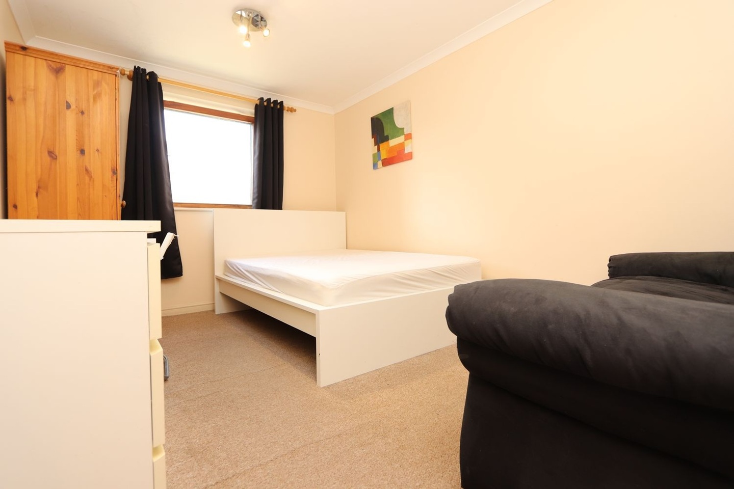 London - Room in a Shared Flat, Meridian Place, E14 - To Rent Now for £ ...