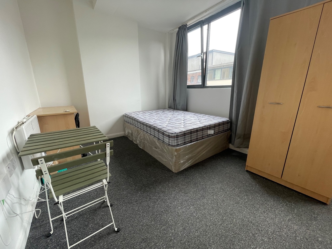 Southampton - Studio Flat, Mede House, SO15 - To Rent Now for £625.00 p/m