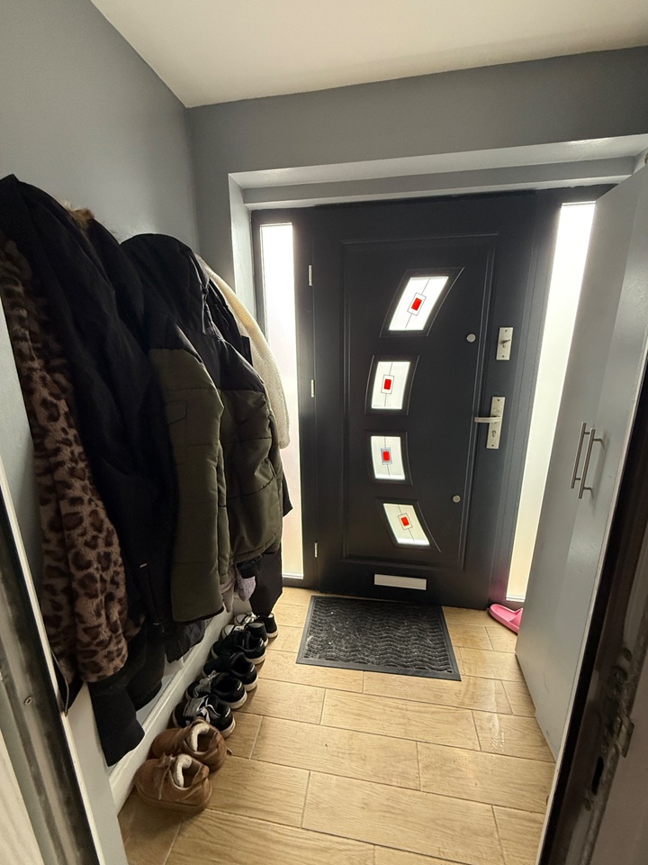Slough - 4 Bed Semi-Detached House, Travic Road, SL2 - To Rent Now for ...