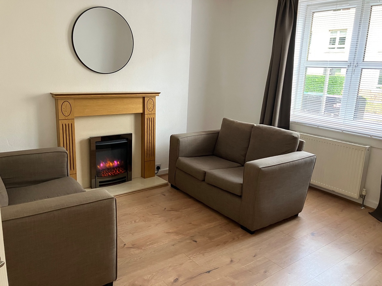 Edinburgh - 1 Bed Flat, Dickson Street, EH6 - To Rent Now for £1,000.00 p/m