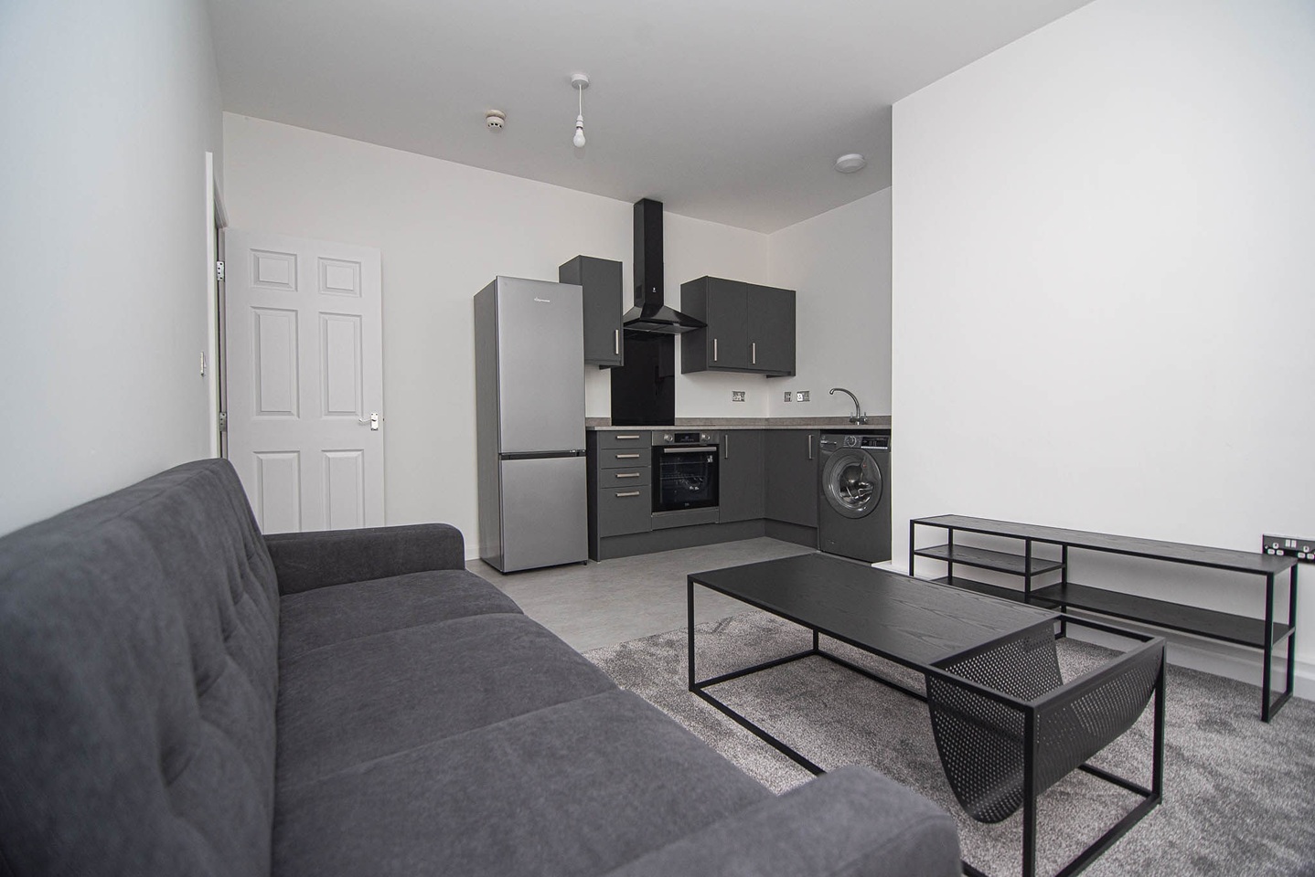 Doncaster - 2 Bed Flat, Nether Hall, DN1 - To Rent Now for £850.00 p/m