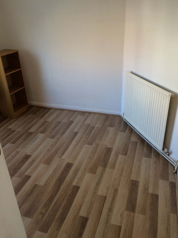 Hayes - 1 Bed Flat, Hunters Grove, UB3 - To Rent Now for £1,475.00 p/m