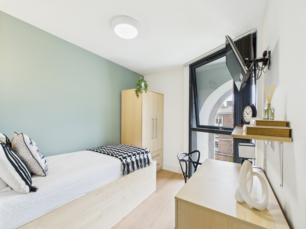 Liverpool - Room in a Shared Flat, Rodney Street, L1 - To Rent Now for ...