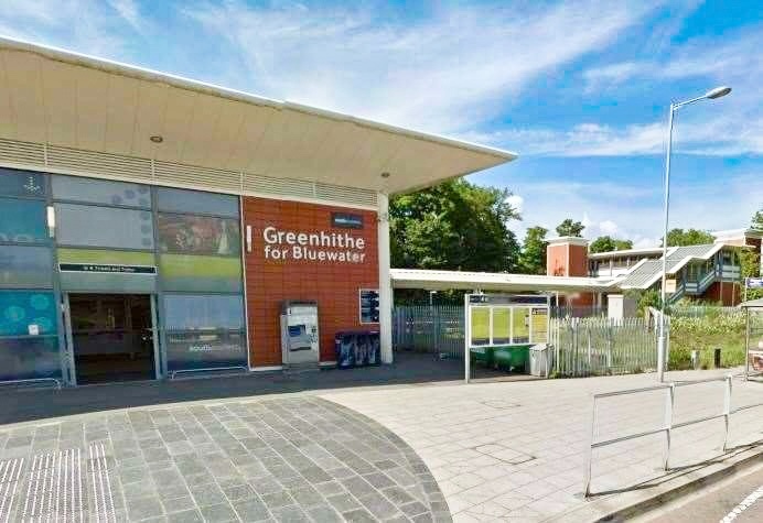 Greenhithe - 2 Bed Flat, Sandpiper Close, DA9 - To Rent Now for £1,500. ...