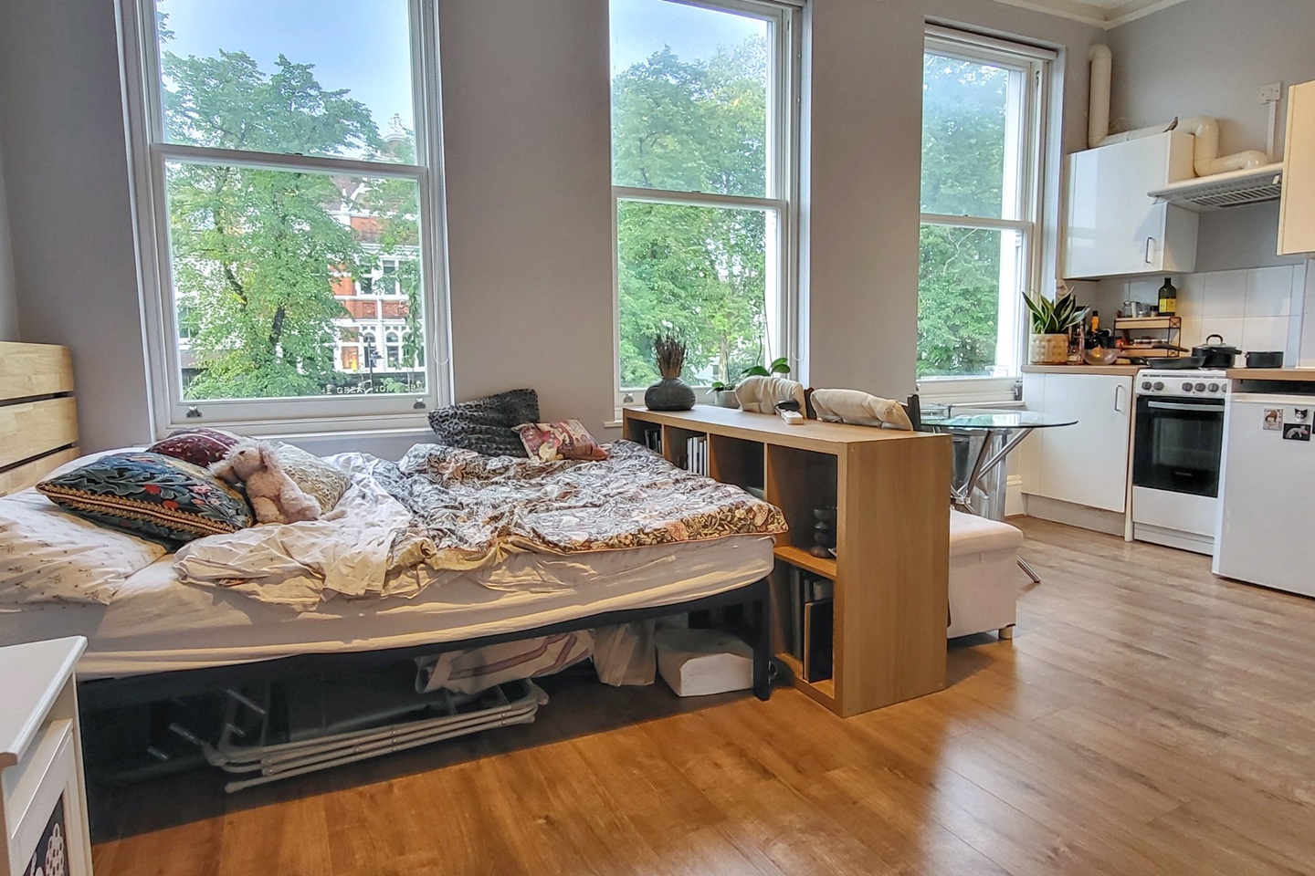 London - Studio Flat, High Street, N8 - To Rent Now for £1,300.00 p/m