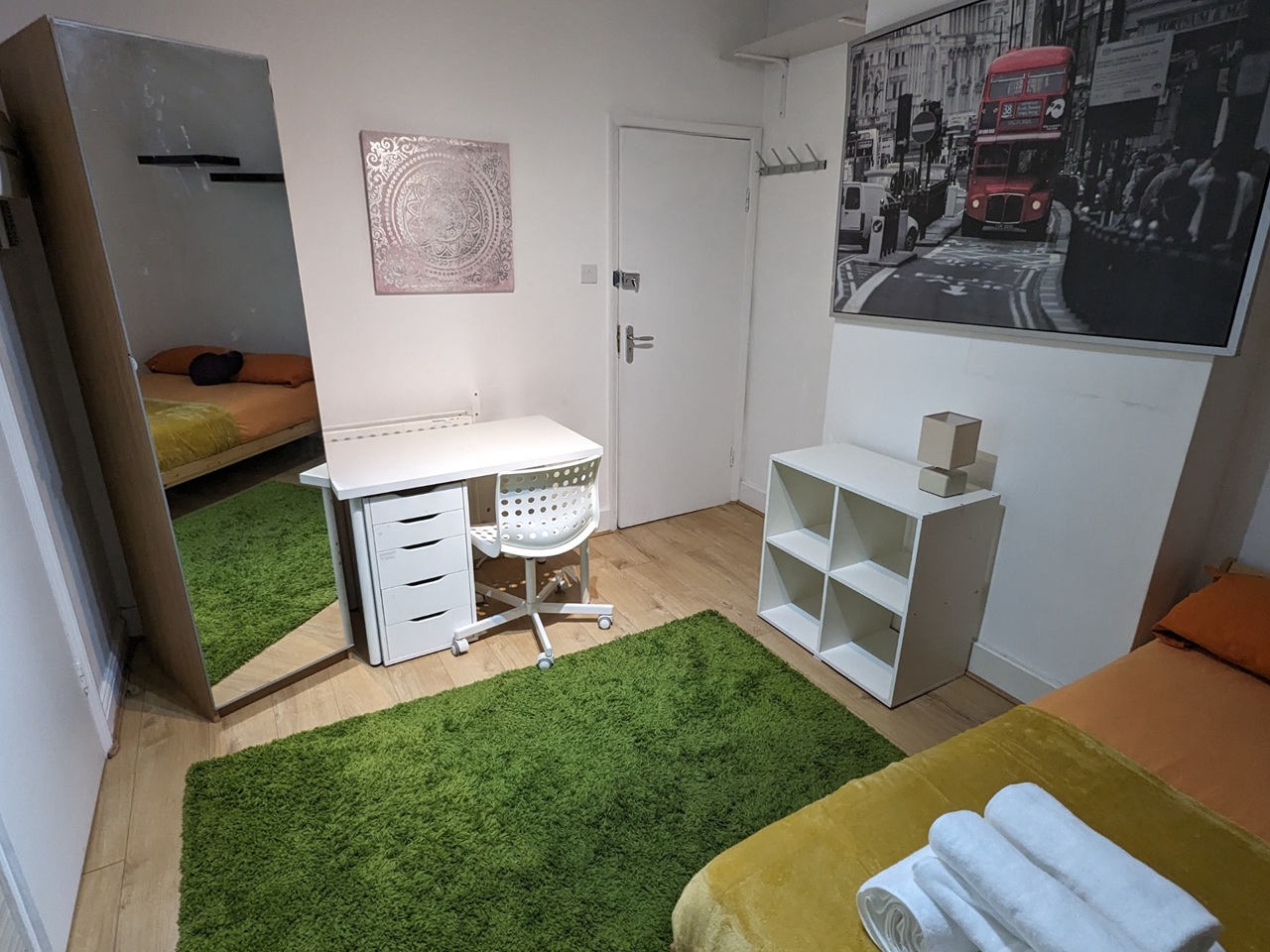 London - Studio Flat, Lower Clapton Road, E5 - To Rent Now for £1,350. ...