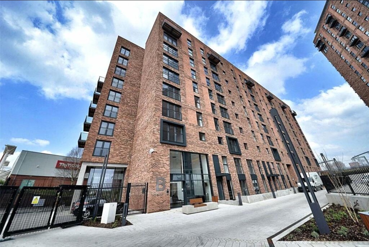 Manchester - Room in a Shared Flat, Salford, M5 - To Rent Now for £650. ...