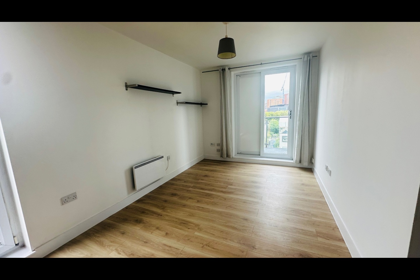 Salford - 2 Bed Flat, Springfield Court, M3 - To Rent Now for £1,500.00 p/m