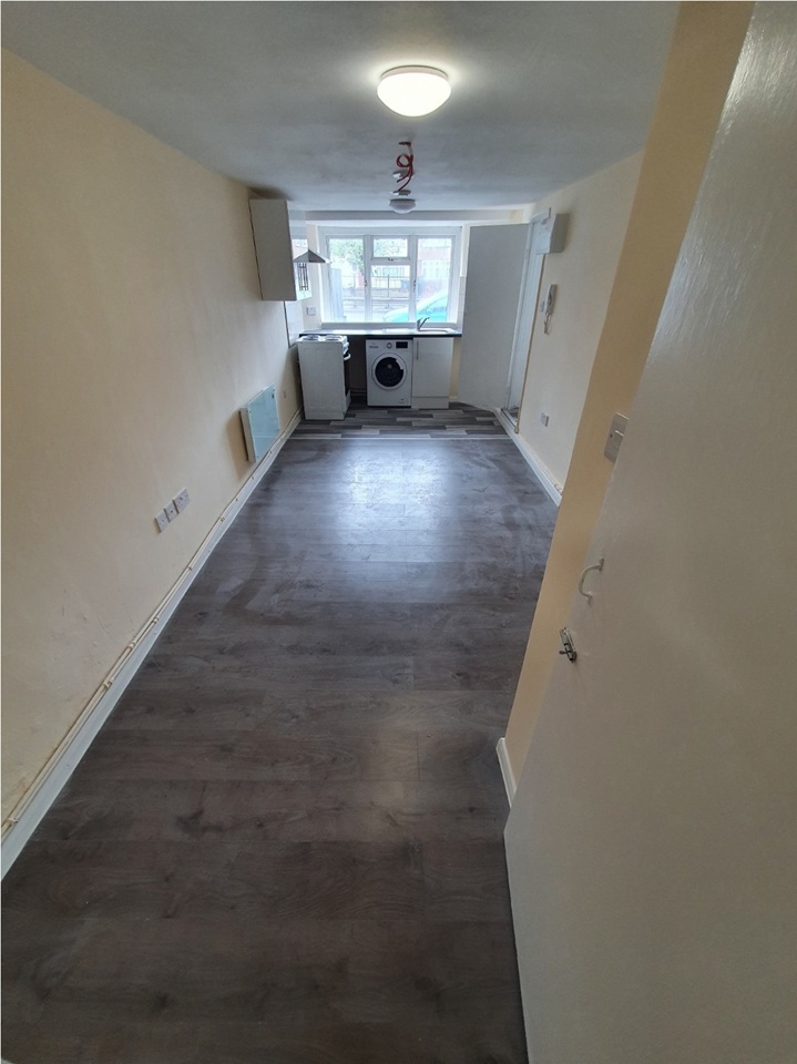 London - Studio Flat, Hendon Way, NW2 - To Rent Now for £1,436.02 p/m