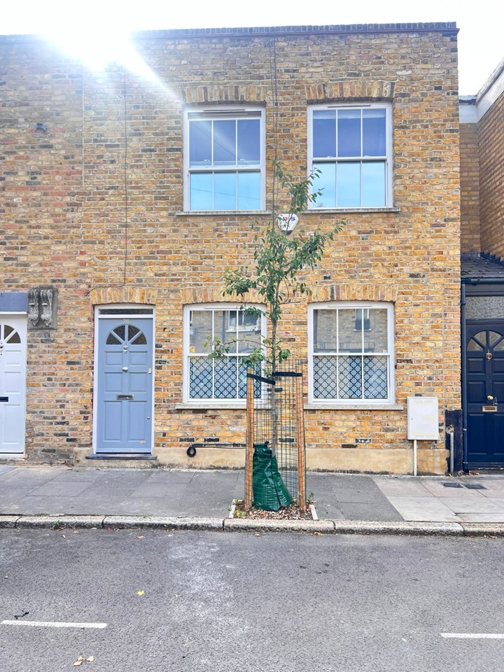 London - 1 Bed Terraced House, London, E3 - To Rent Now for £1,800.00 p/m