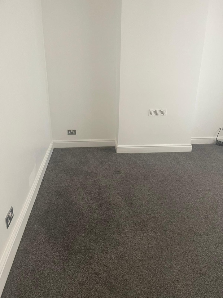 Romford - 2 Bed Flat, Collier Row Lane, RM5 - To Rent Now for £1,550.00 p/m