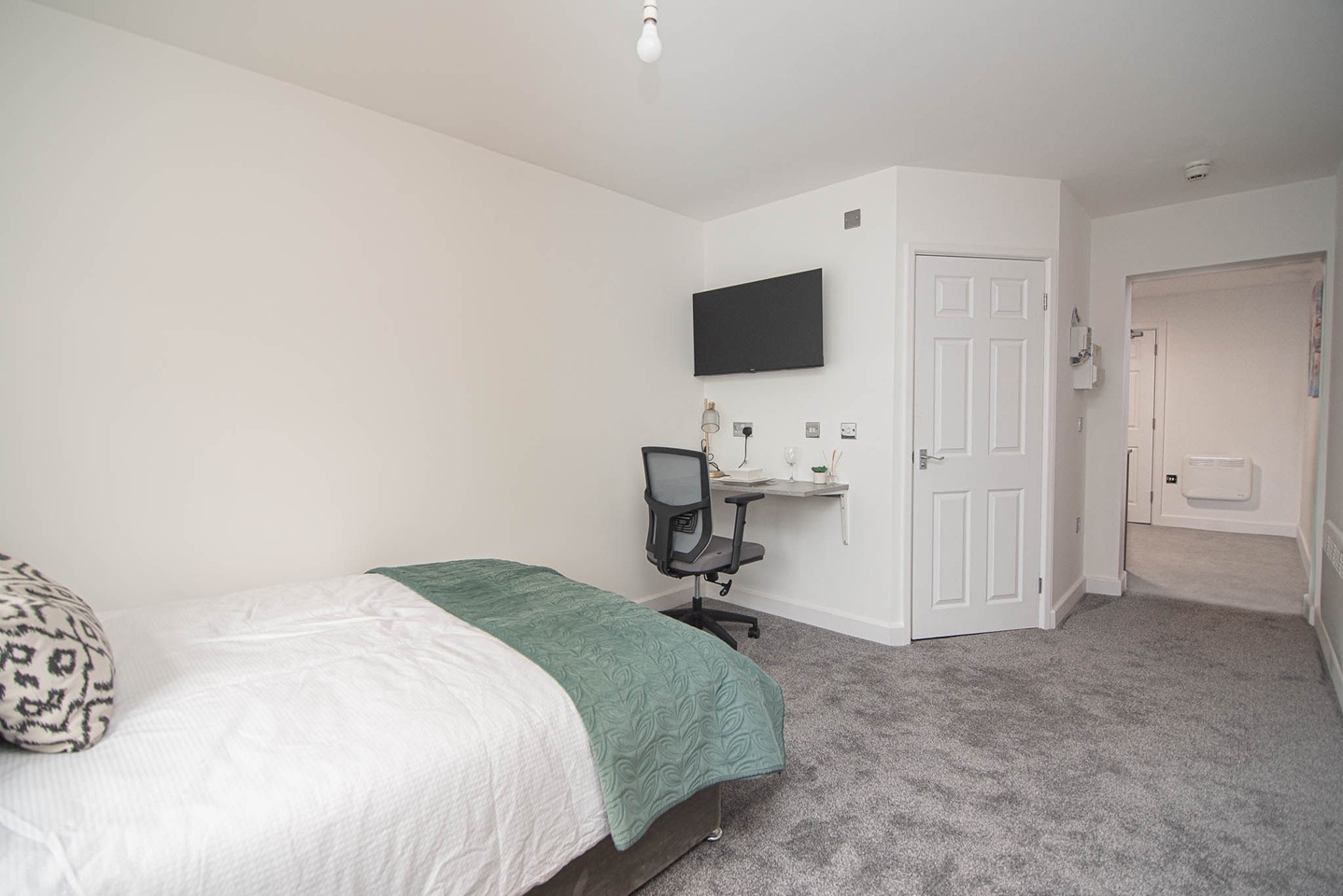 Doncaster - 1 Bed Flat, Nether Hall, DN1 - To Rent Now for £625.00 p/m