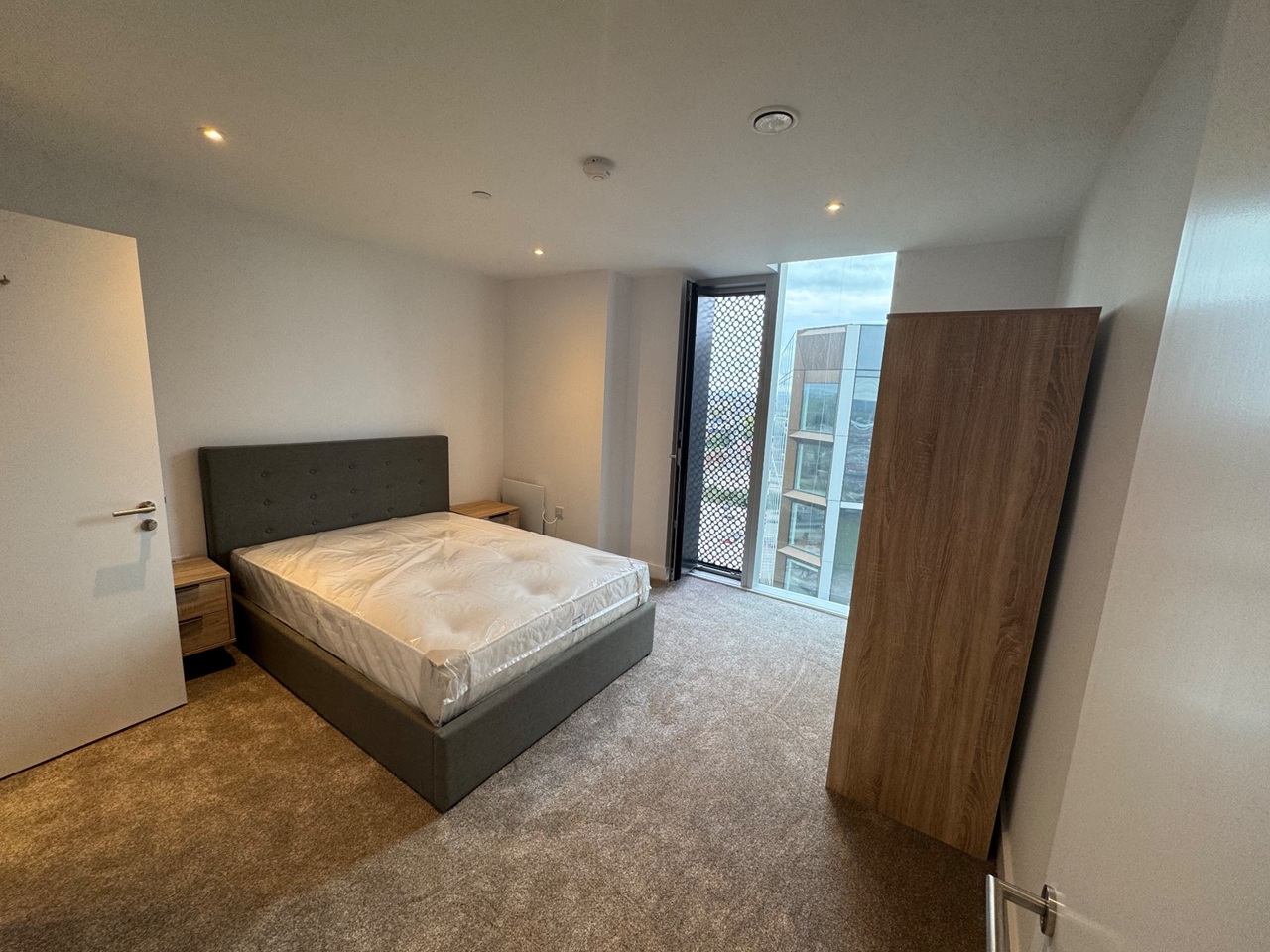 Manchester - 2 Bed Flat, Dantzic Street, M4 - To Rent Now for £1,700.00 p/m
