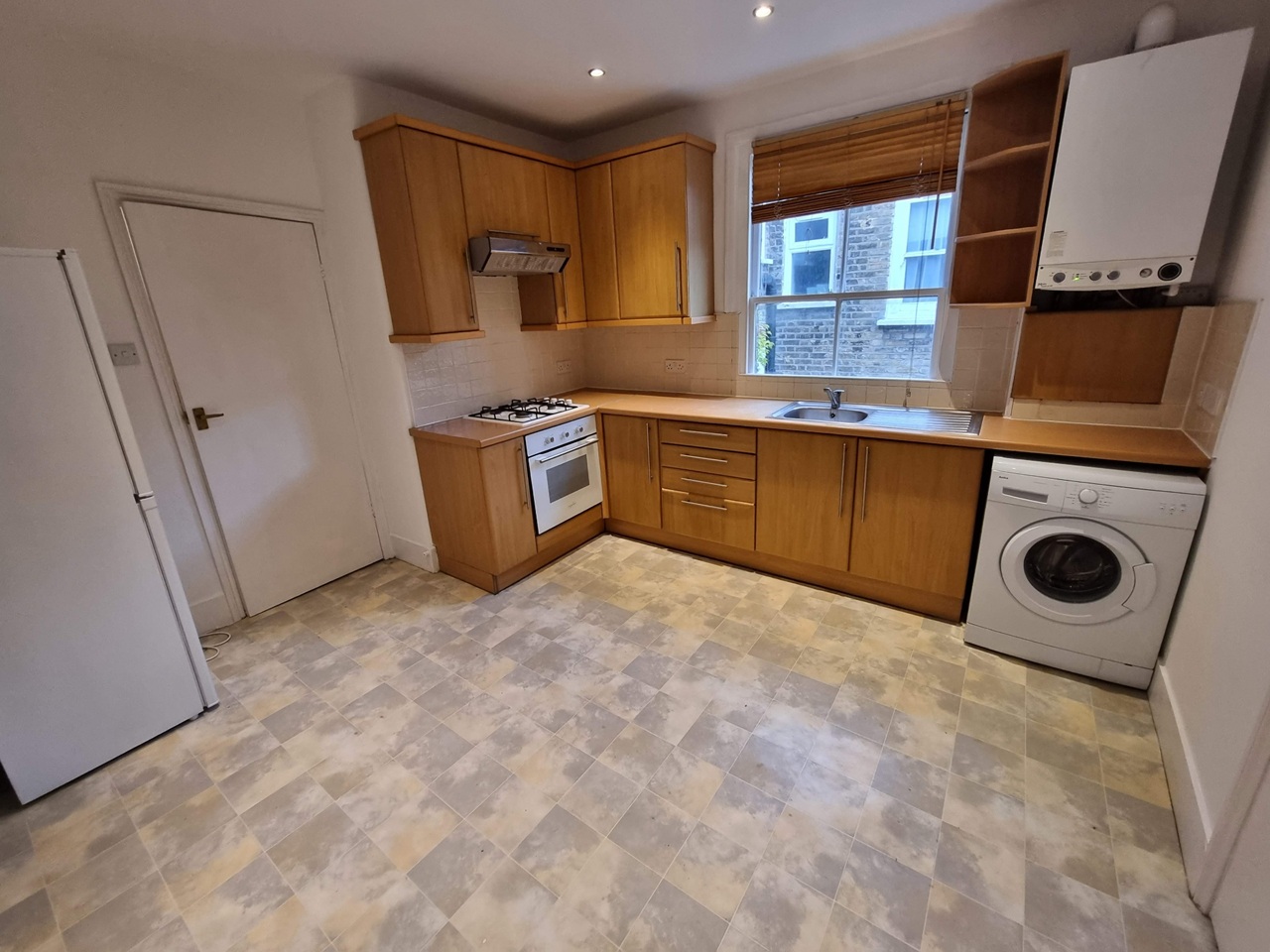London - 2 Bed Flat, Princess May Road, N16 - To Rent Now for £1,895.00 p/m
