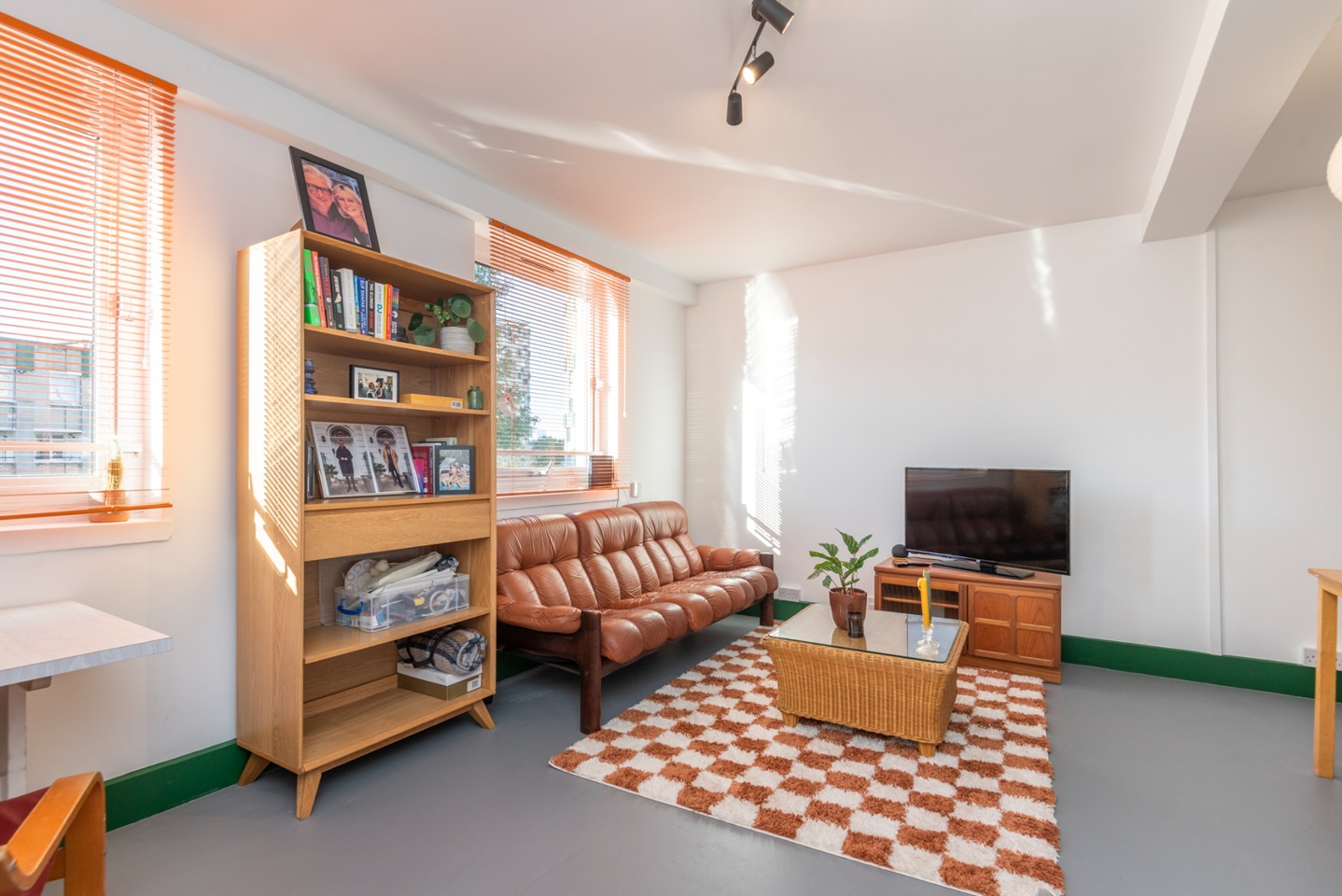 London - 3 Bed Flat, Harold House, E2 - To Rent Now for £2,700.00 p/m