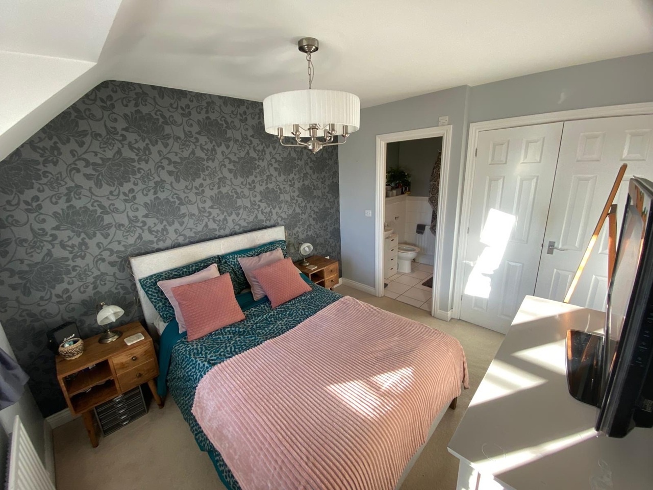 Badshot Lea, Farnham - Room in a Shared House, Fern Lea, GU9 - To Rent ...