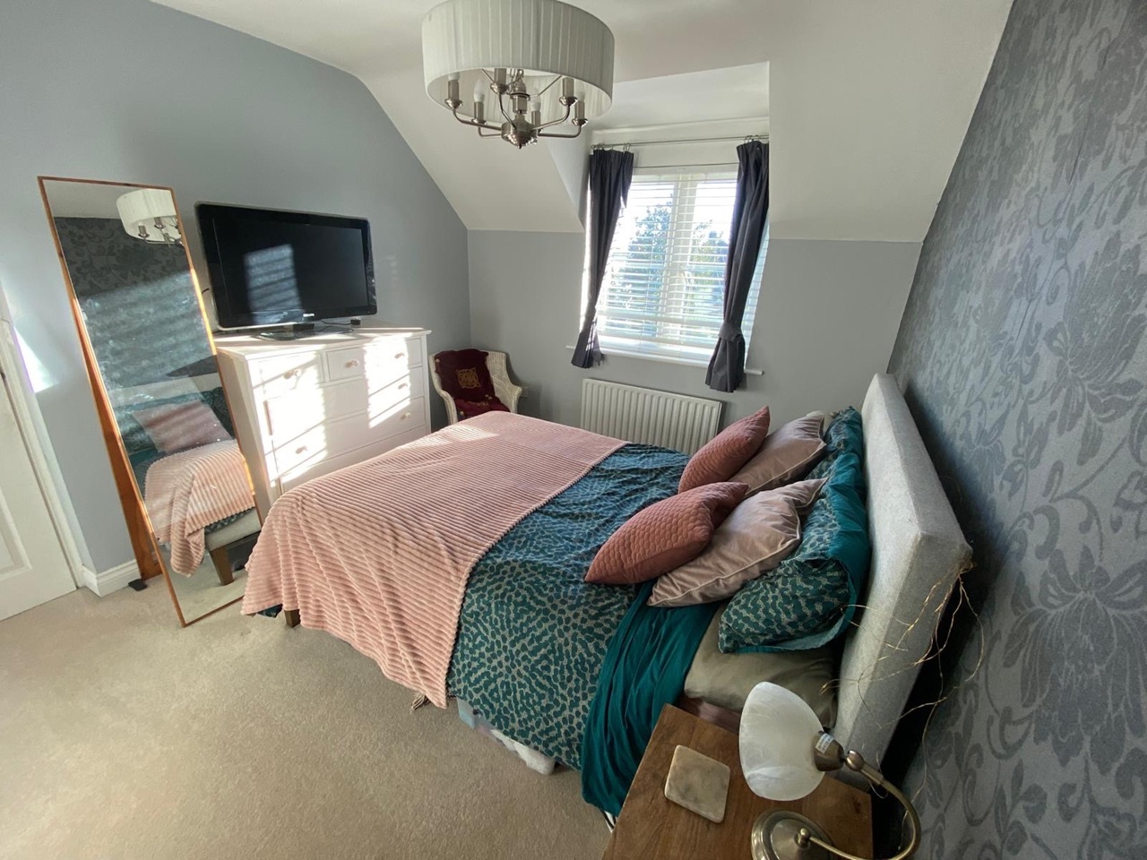 Badshot Lea, Farnham - Room in a Shared House, Fern Lea, GU9 - To Rent ...