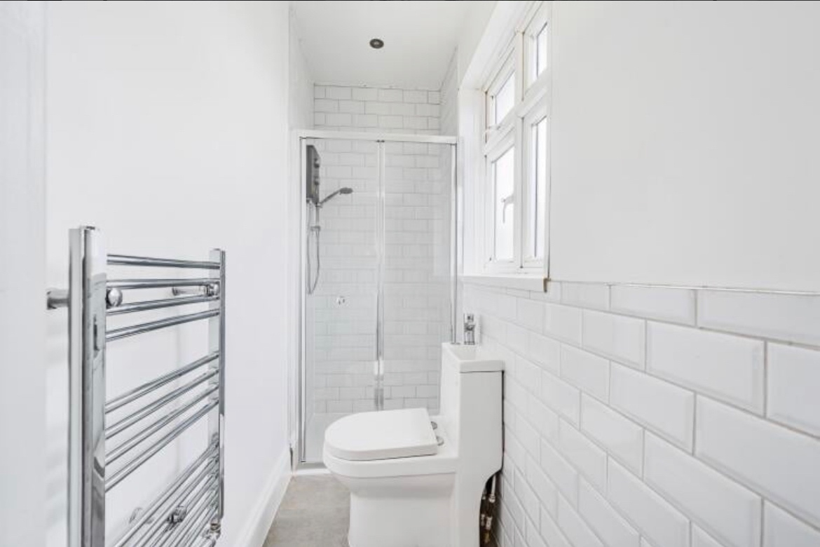 London - 5 Bed Detached House, Knights Hill, SE27 - To Rent Now for £ ...