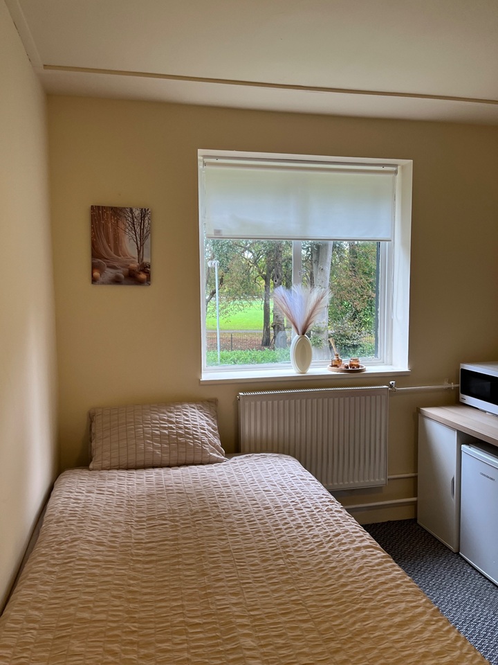 Manchester - Room in a Shared House, Manchester, M16 - To Rent Now for ...