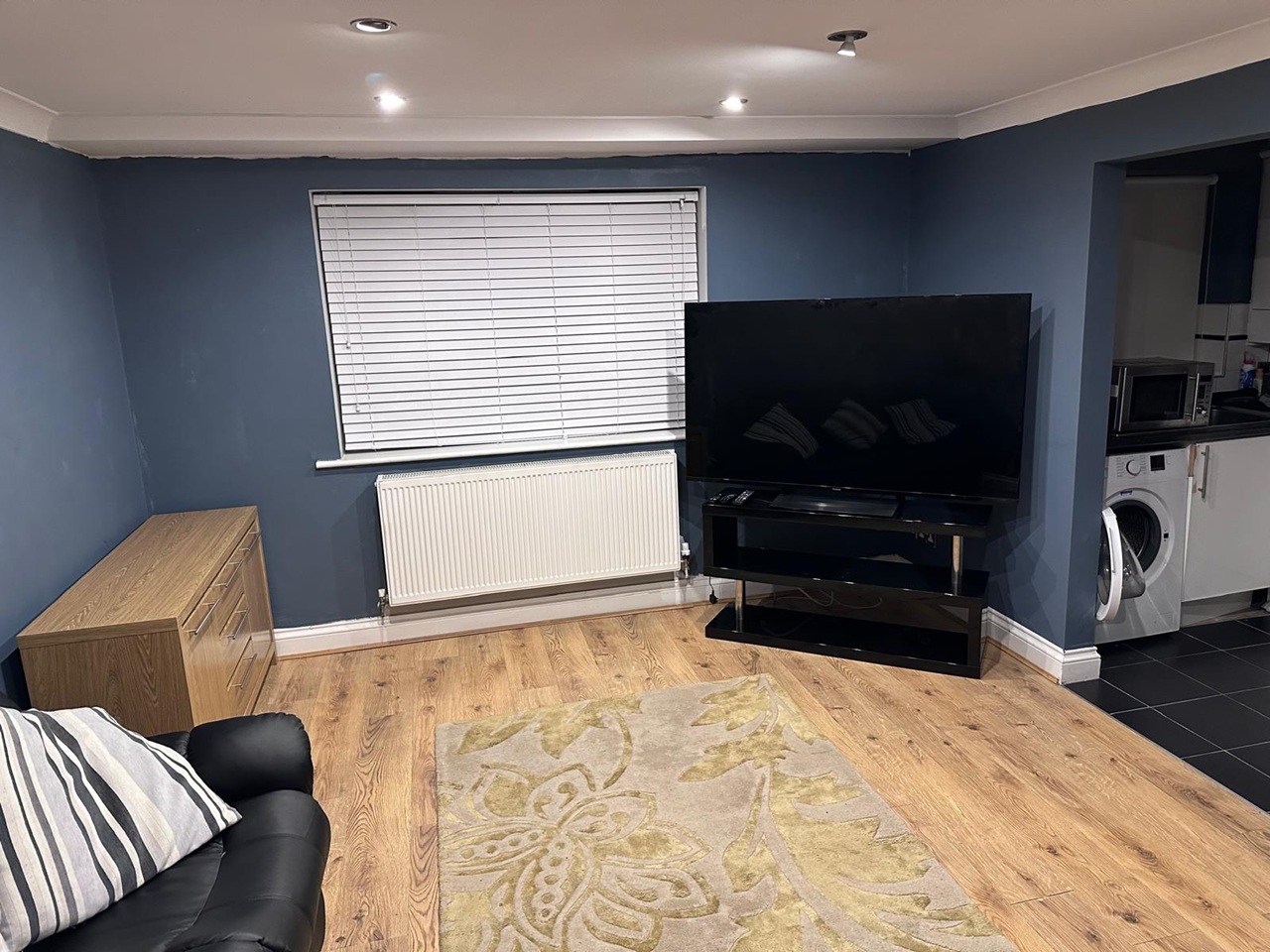 Liverpool - 2 Bed Flat, Hunts Cross Avenue, L25 - To Rent Now for £800. ...