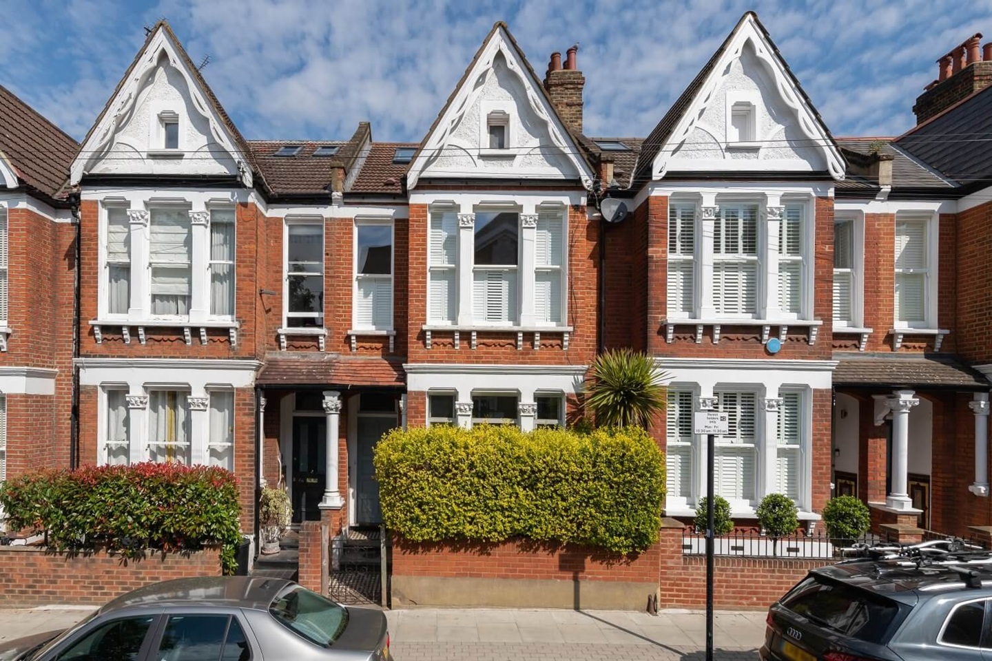 London - 1 Bed Flat, Ground Floor, SW12 - To Rent Now for £2,300.00 p/m