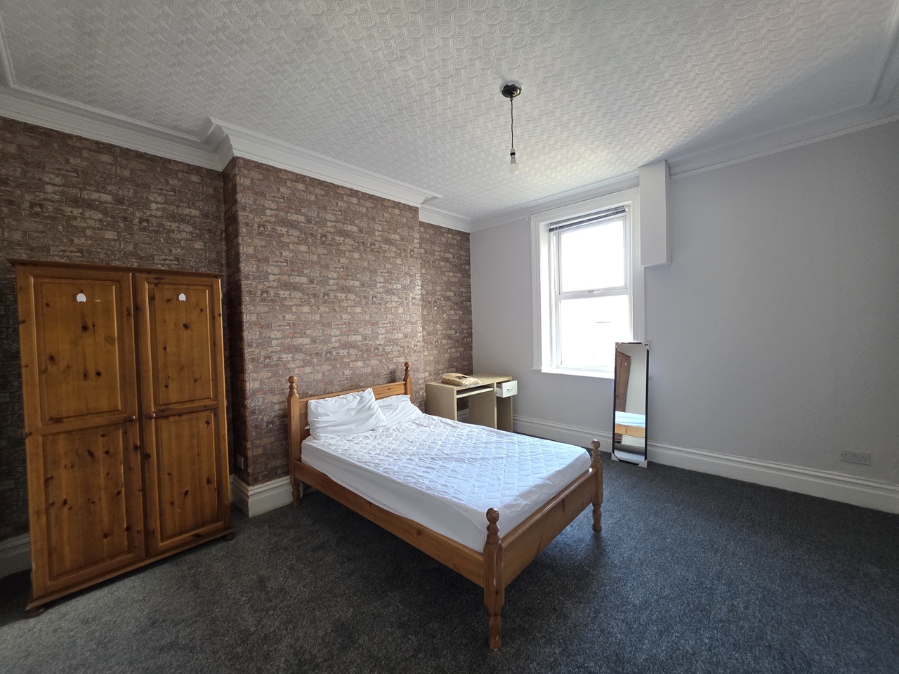 Newcastle Upon Tyne - Room in a Shared House, Wingrove Road, NE4 - To ...