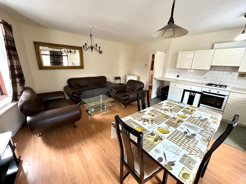 London - 2 Bed Flat, Raven House, E1 - To Rent Now for £2,300.00 p/m