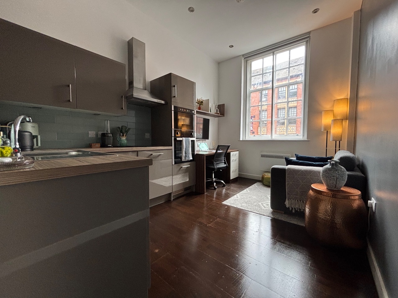 Leeds - Studio Flat, Leeds, LS1 - To Rent Now for £865.00 p/m