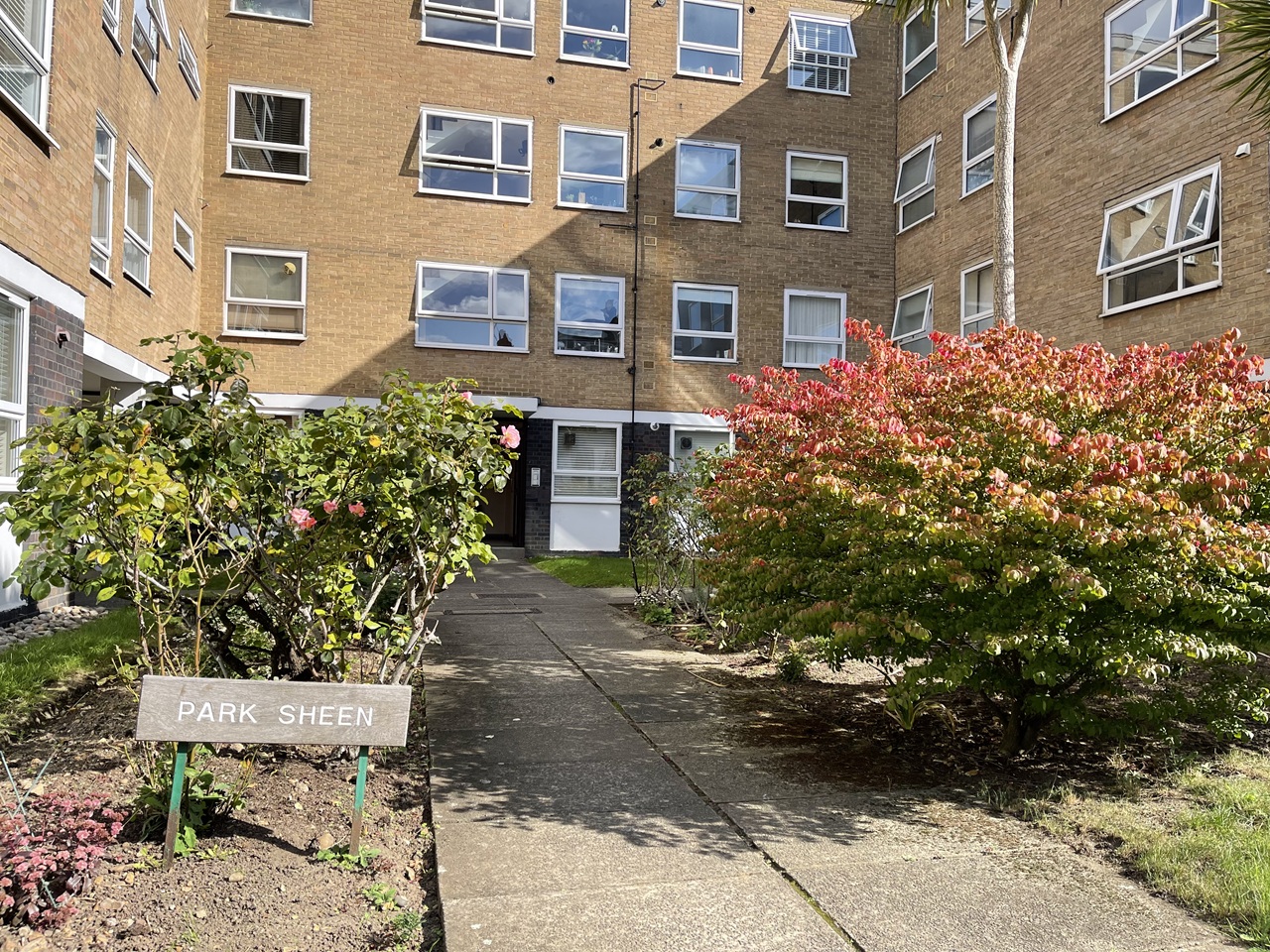 London - 2 Bed Flat, Park Sheen, SW14 - To Rent Now for £2,150.00 p/m
