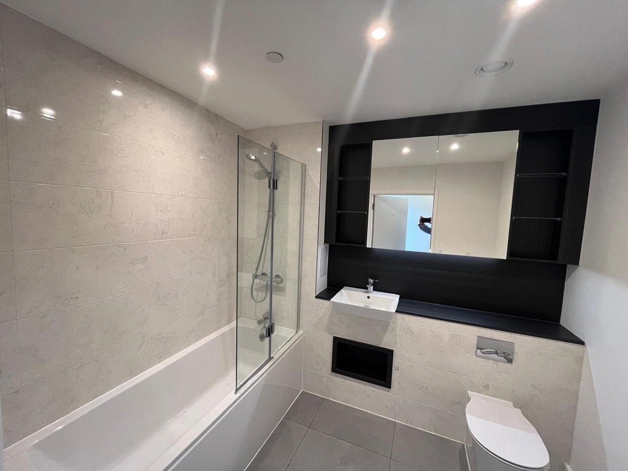 Hayes - 2 Bed Flat, Truscon House, UB3 - To Rent Now for £1,850.00 p/m