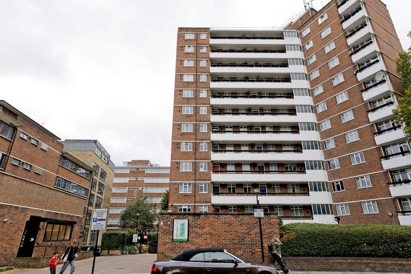 London - 2 Bed Flat, Gee Street, EC1V - To Rent Now for £2,400.00 p/m