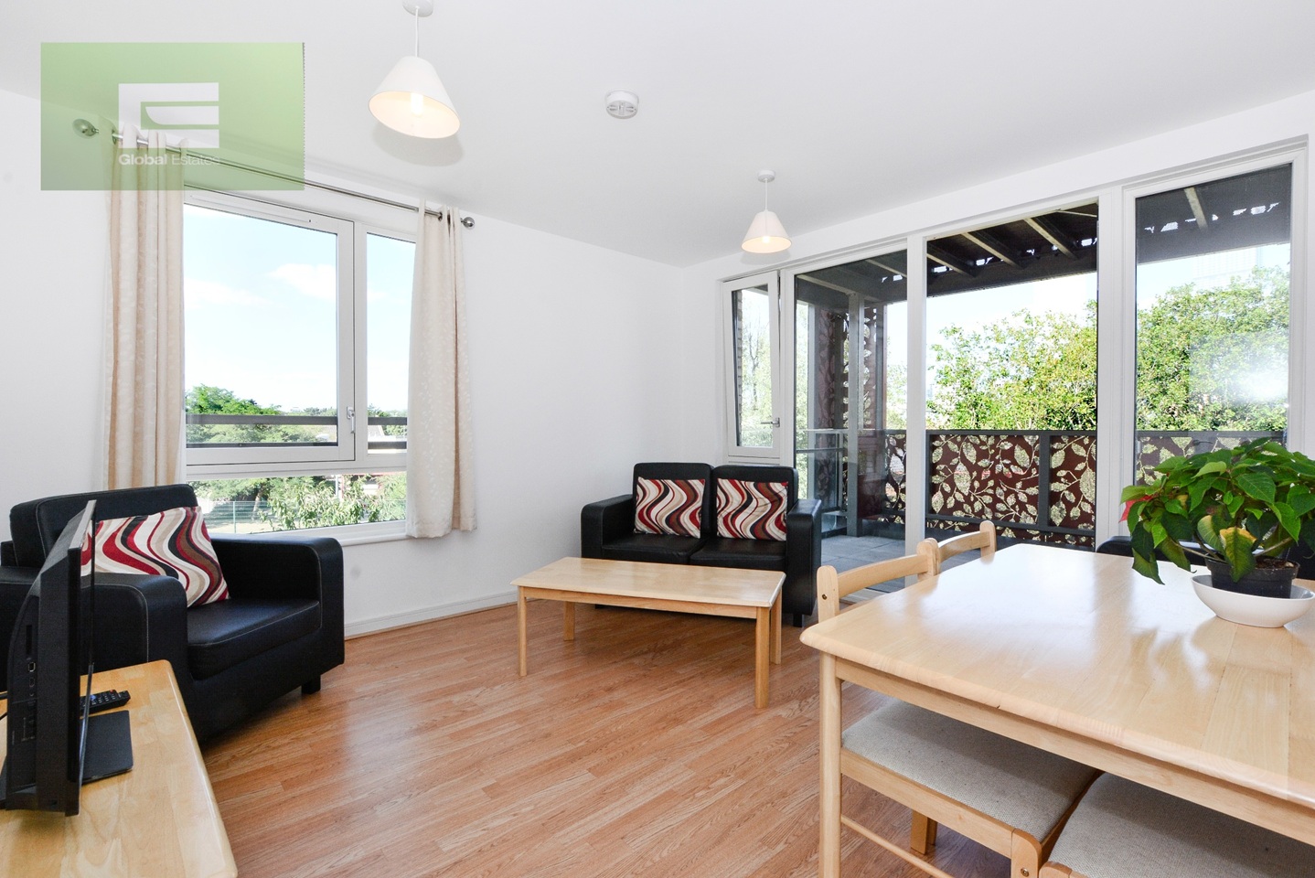 London - 2 Bed Flat, Campion House, SE16 - To Rent Now for £2,400.00 p/m