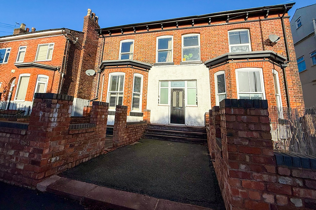 Eccles, Manchester - 2 Bed Flat, Half Edge Lane, M30 - To Rent Now for ...