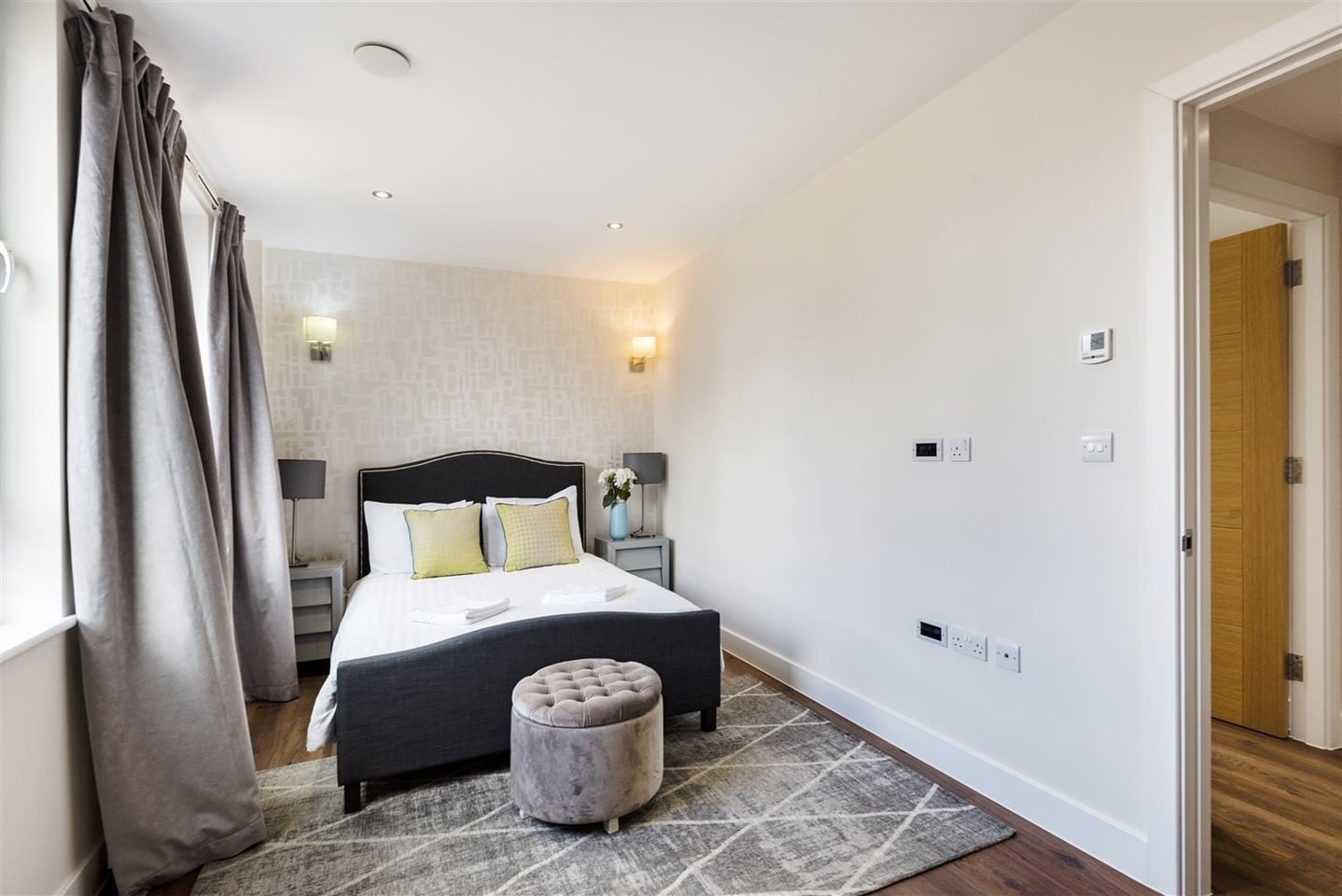 London - 2 Bed Flat, Twyne House, E1 - To Rent Now for £3,000.00 p/m