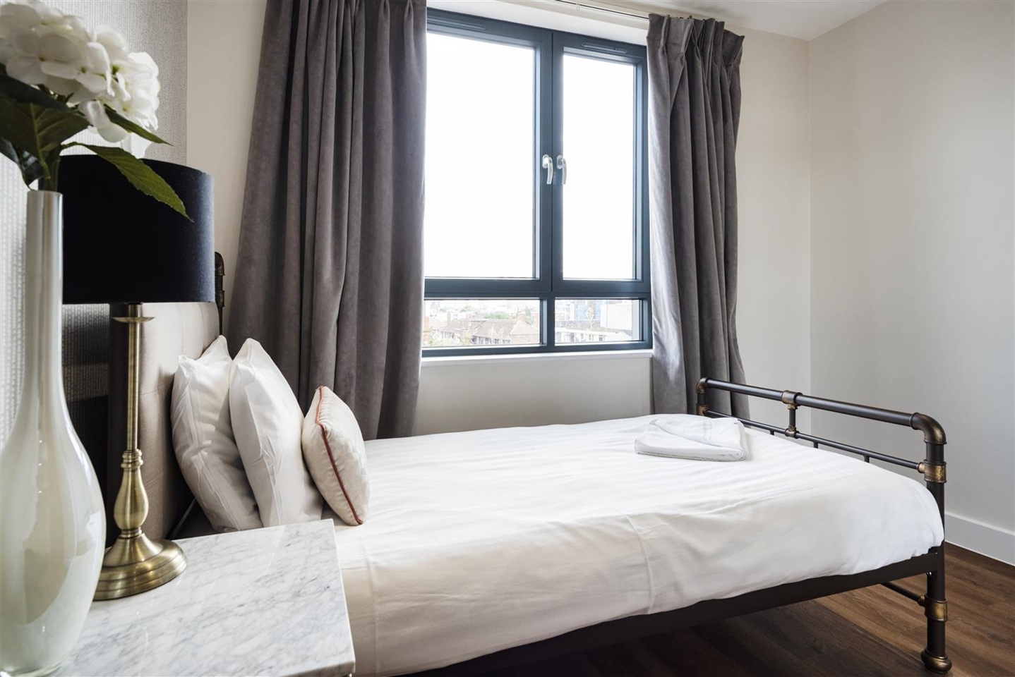 London - 2 Bed Flat, Twyne House, E1 - To Rent Now for £3,000.00 p/m