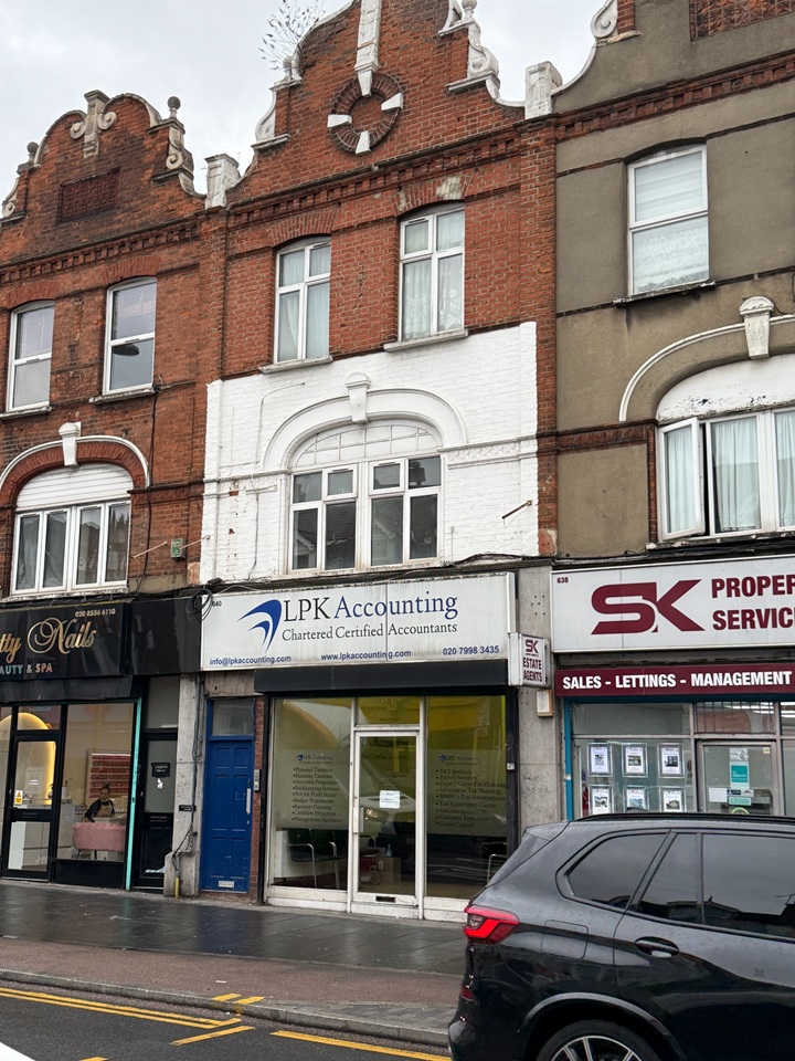 London - 1 Bed Flat, Lea Bridge Road, E10 - To Rent Now for £1,150.00 p/m
