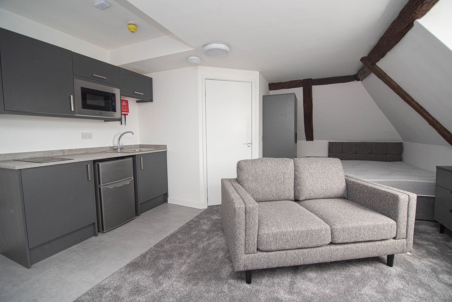 Retford - 1 Bed Flat, Nether Hall, DN1 - To Rent Now for £600.00 p/m