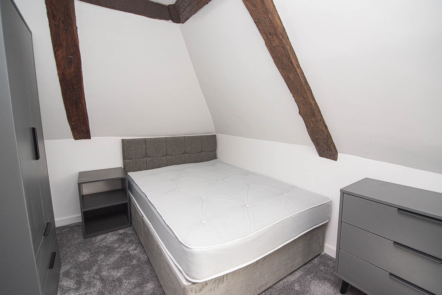 Retford - 1 Bed Flat, Nether Hall, DN1 - To Rent Now for £600.00 p/m